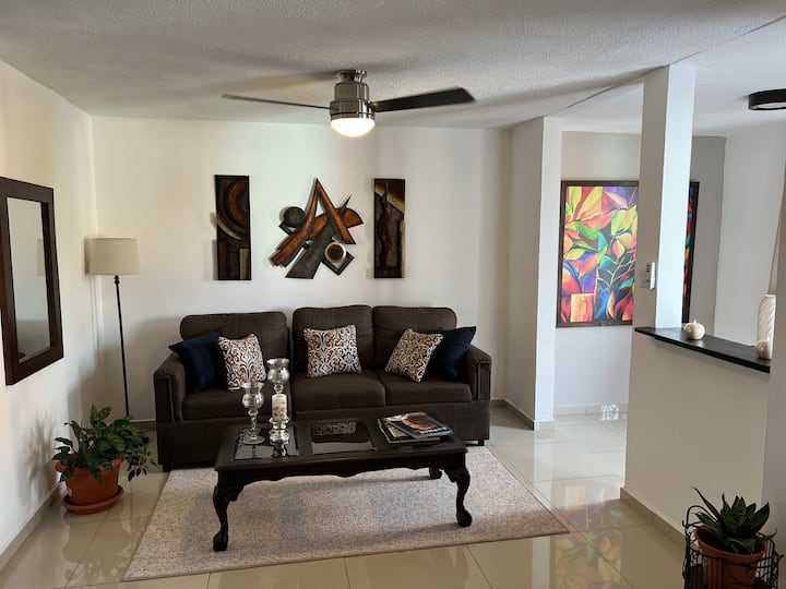 Small Luxury House - San Salvador