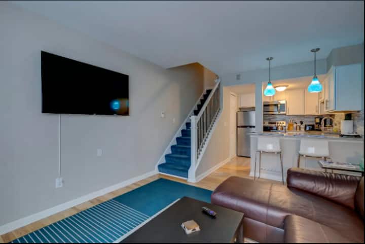Perfect Kerrytown + Main St. Location W/parking #2 - Ann Arbor, MI