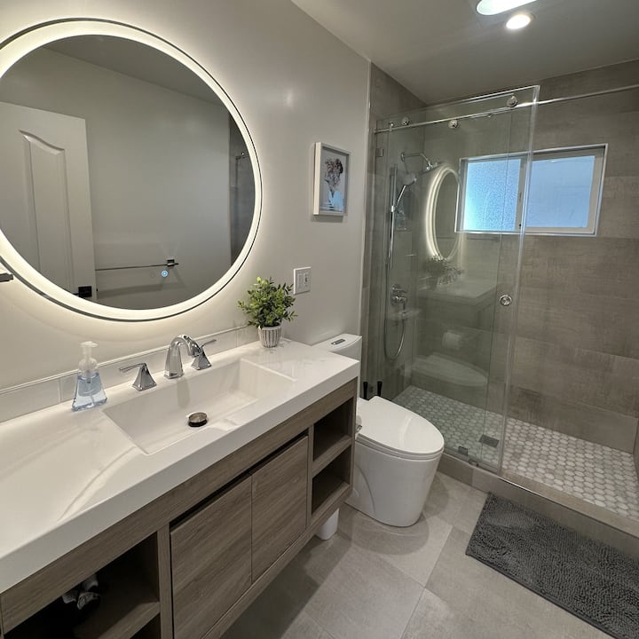 Modern, Renovated 5b/3ba Near Apple, Kaiser - Cupertino, CA