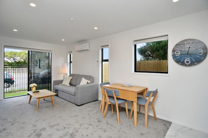 Sea Air And Sandy Beach Beautiful 1 Bed 1 Bath - Christchurch
