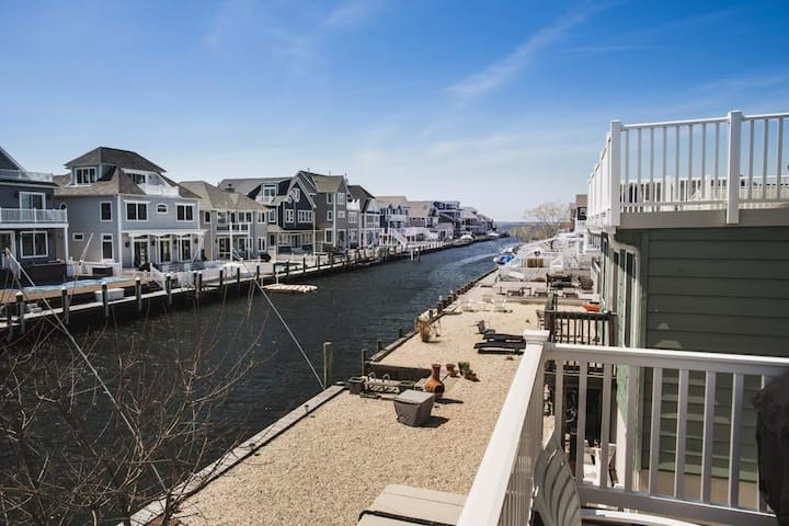 Olive's Cove: Beautiful Waterfront Getaway - Point Pleasant, NJ