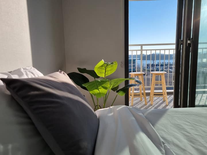 Ch 11a #요트무료#여수유탑유블레스 30평 2룸 #넷플릭스#무료주차#단체환영 - Yeosu-si