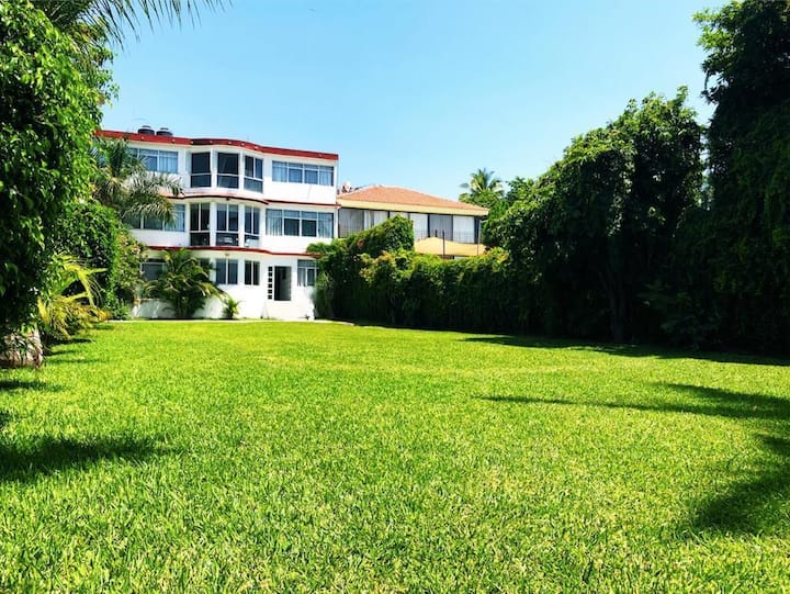 Casa A La Orilla Del Lago - Tequesquitengo