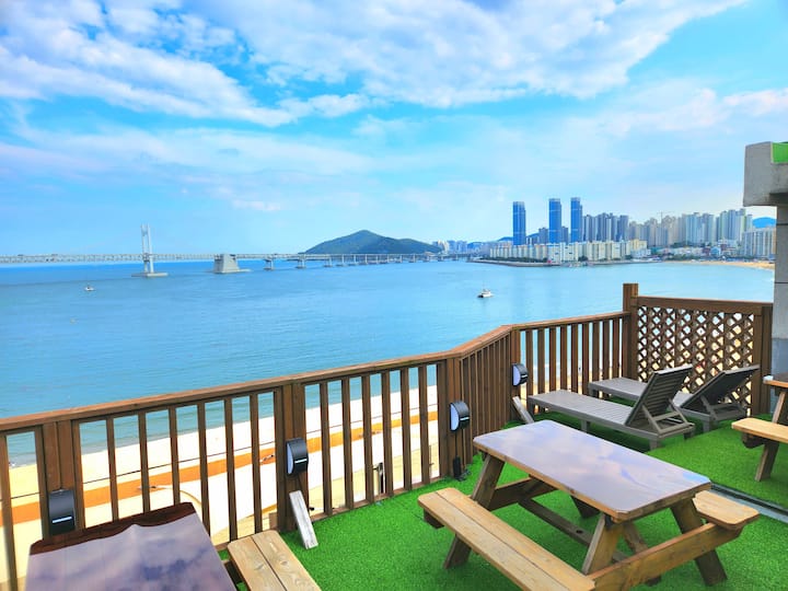 [광안리가 701 ]#합법숙소#루프탑바베큐#오션뷰#온돌방#밀락더마켓#지하철 도보 10분 - Busan Station