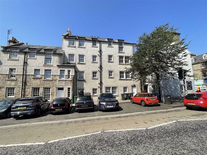 Stylish Town-centre Apartment - Saint Andrews