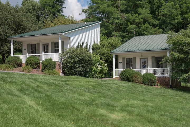 Magnolia Cottage - Harrisonburg, VA