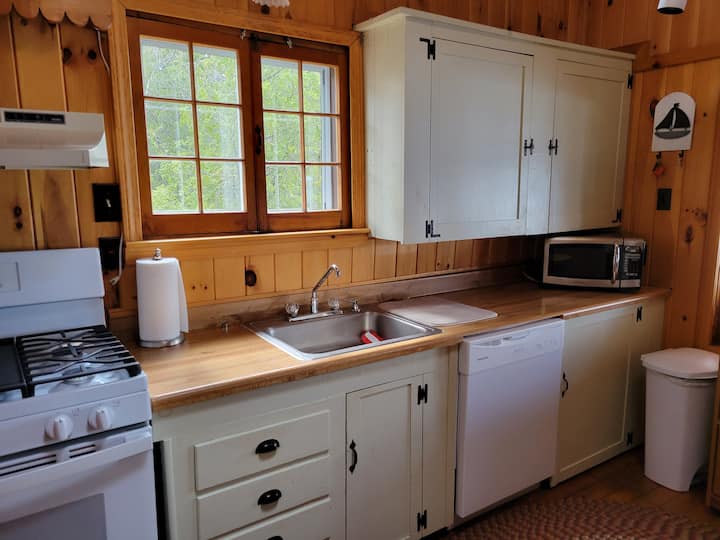 Waters Edge Cottage - Elbow Lake, Millinocket