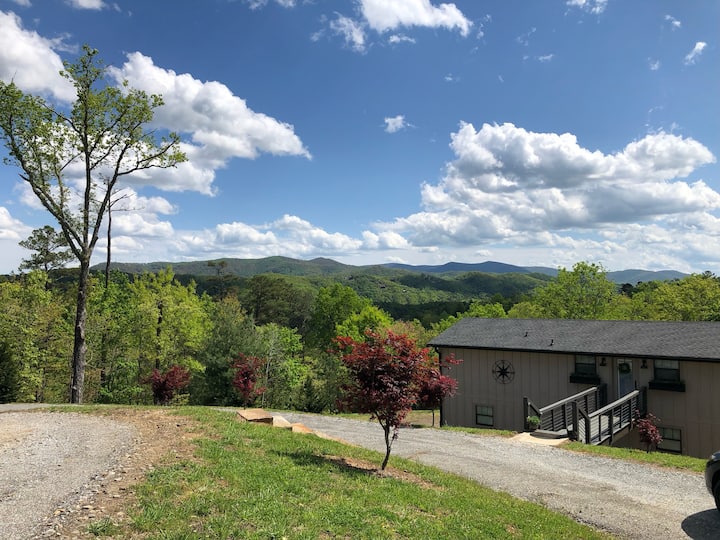 Panoramic Mountain View Guesthouse - Blue Ridge, GA
