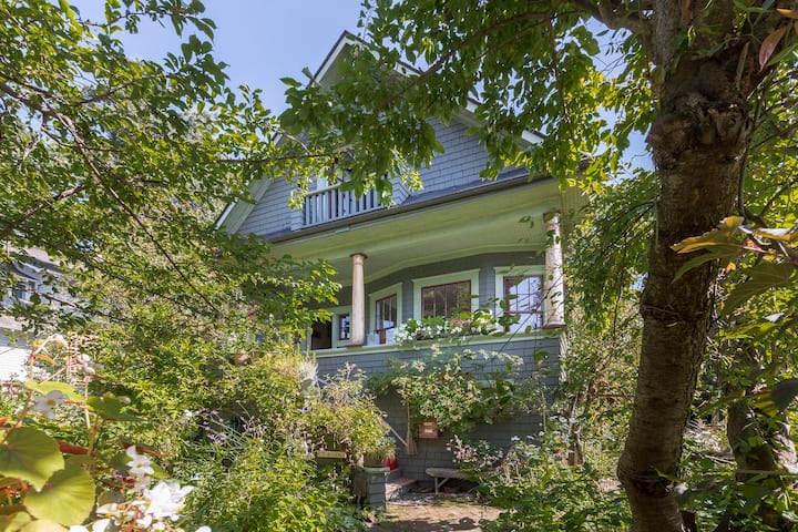 Heritage Home Near Kits Beach - Vancouver