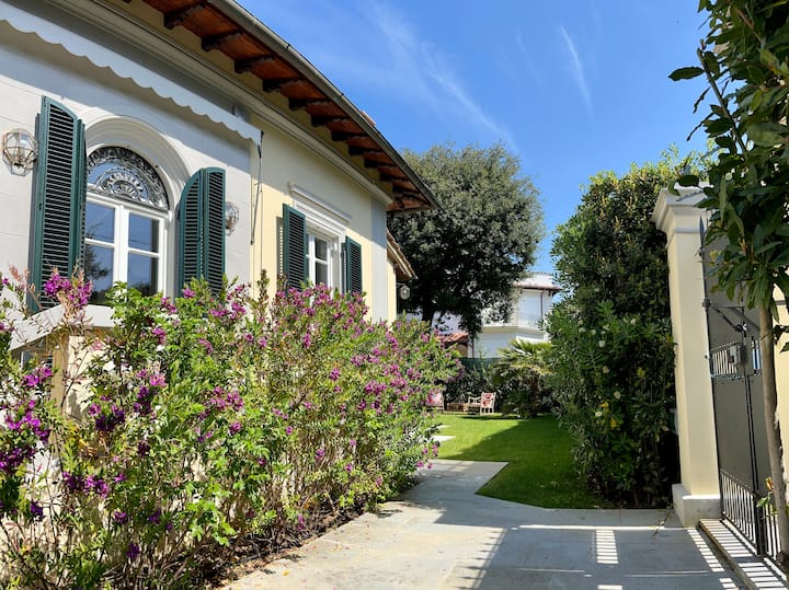 Luxury Villa In Via Roma Imperiale - Forte dei Marmi