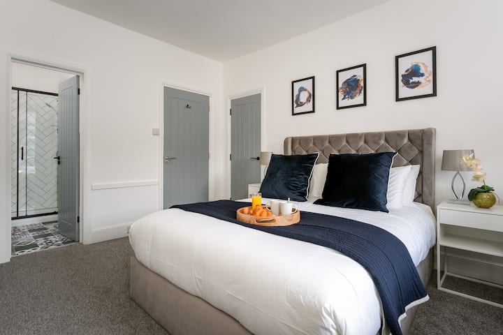 Stylish 1 Bed Apartment Near Beach, Wifi & Netflix - Torquay, UK
