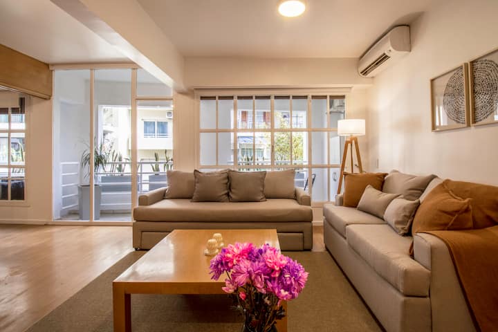 Stylish Spacious 2br + Office Near Recoleta Mall - Buenos Aires