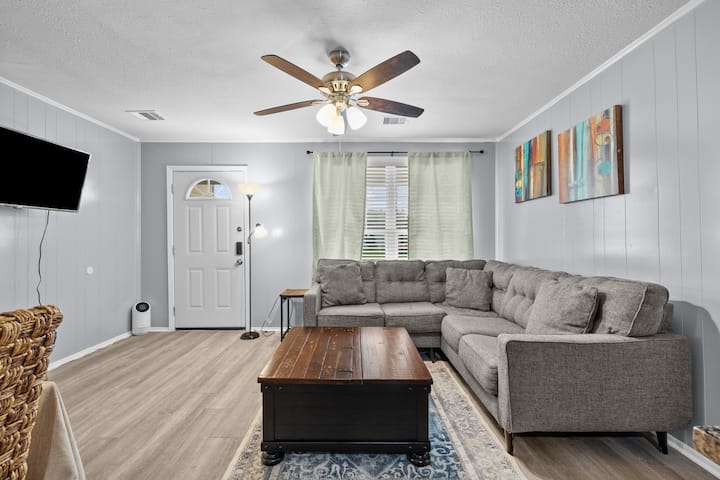 Centrally Located Cozy Cottage - Edgebrook - Houston