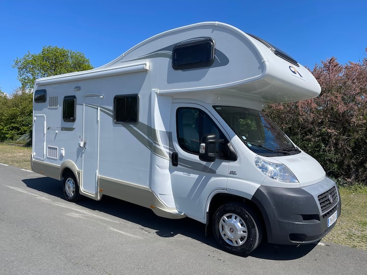 Camping Car Tout Confort à La Nuitée. - Ars-en-Ré