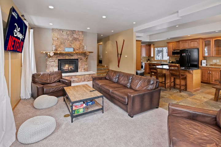 5 Mins To Breck | Private Family Retreat W/hot Tub - Breckenridge, CO