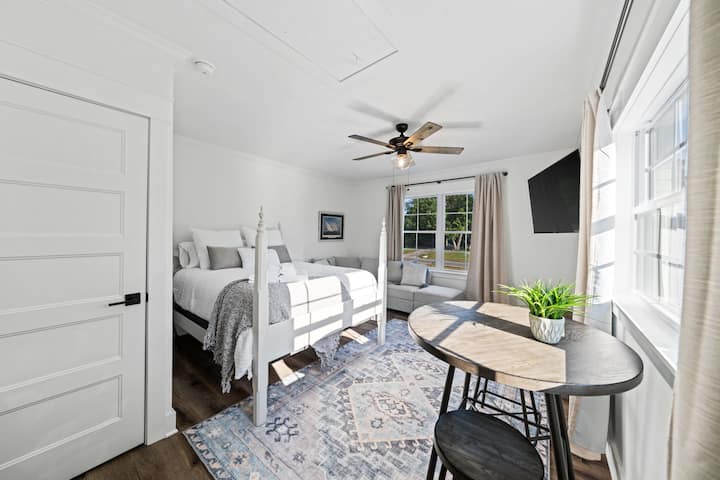 Near Wrightsville Beach “The Mini Farm” - Wilmington, NC