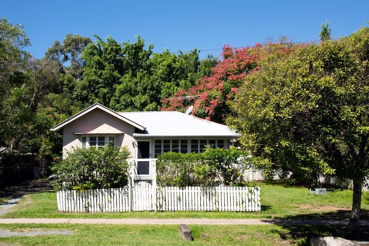Samford Soul 3 Bedroom Country Cottage - Brisbane