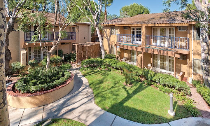 1br Condo In Anaheim * No Cleaning Fee* - Anaheim, CA