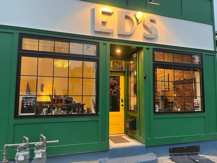 Ed’s Place - Pittsburgh