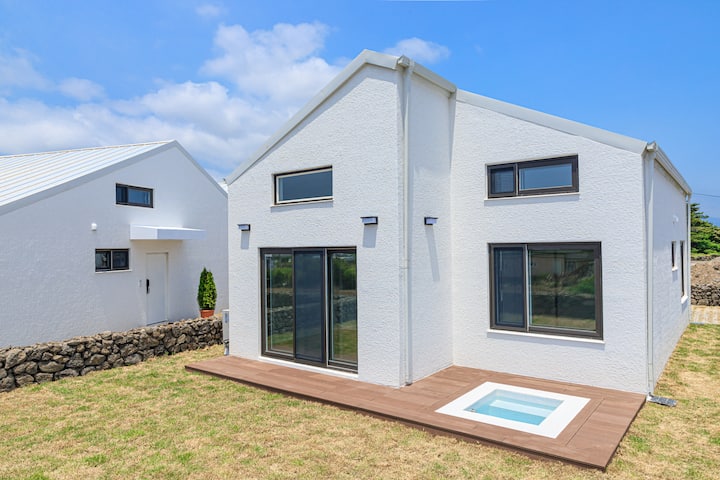 [단별장]"온수자쿠지 감성독채" 4인기준/투룸/bbq/c Type/5박이상10%할인 - South Korea