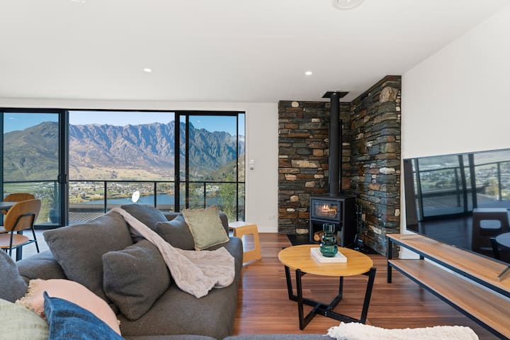 Style & Tranquillity - 3 Bedroom House - Queenstown