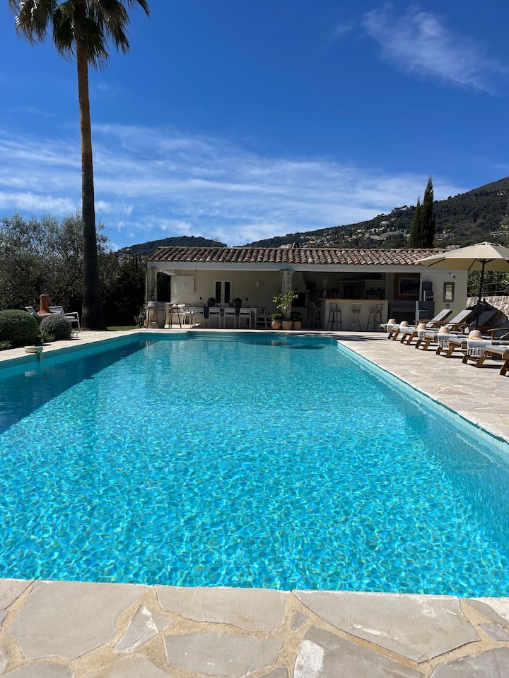 Beautiful Villa & Private Pool - 格拉斯