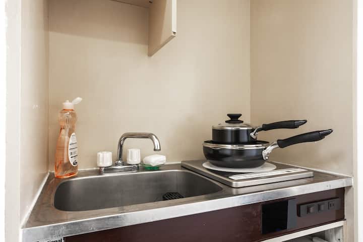 A306near Shinjuku Kabukicho　Jr Sin0kuno 9min - Shinjuku City