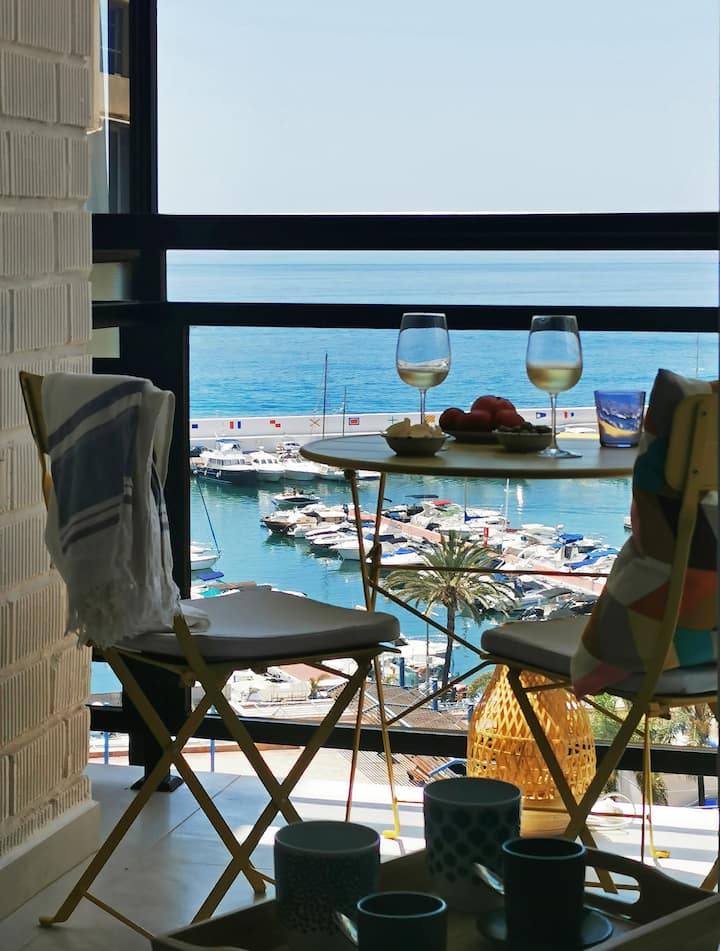 Sky-high Sea Views | Steps To Marina | Wfh - Marbella