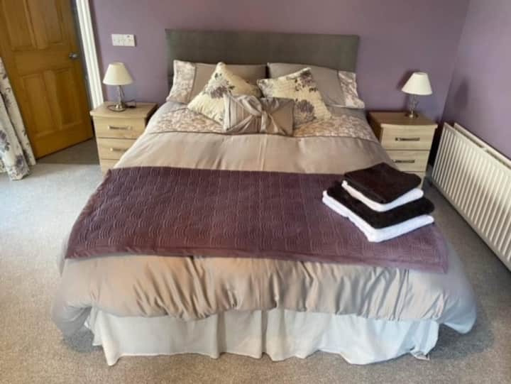 Bed (2) Double Sleeps 2  + Breakfast - Monaghan