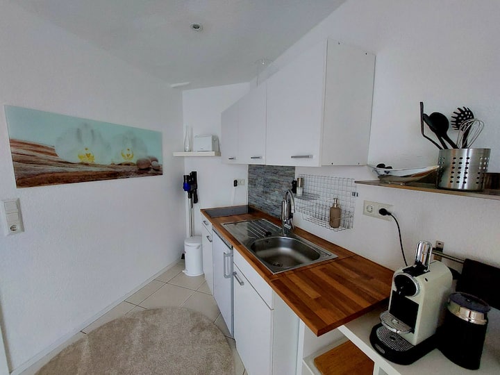 Souterrain-appartment 30 M² Mit Eigenem Eingang - Bergisch Gladbach