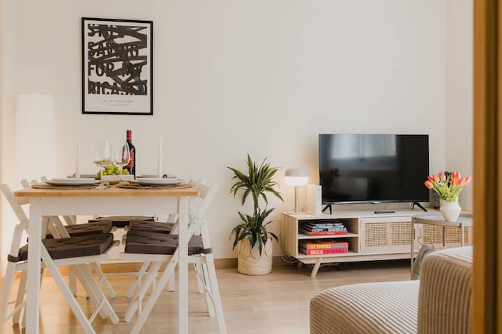 New Spacious Apartment 10min From Sagrada Familia - Badalona