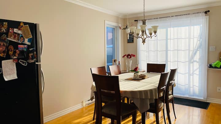 Cozy Room In Family House (Room 2) - Quebec