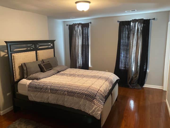 Clean, Cozy, Two Bedroom Close To Nyc - Elizabeth, NJ