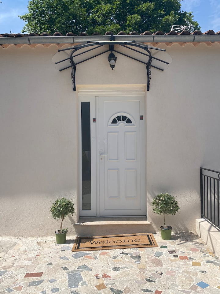 Maison De Vacances, Deux Pièces - Roquefort-les-Pins