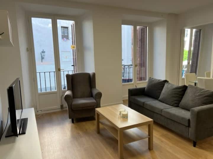 Modern And Cozy Flat In Chueca - Chueca