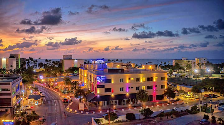 Luxury Palm Beach Strip Condo - Aruba