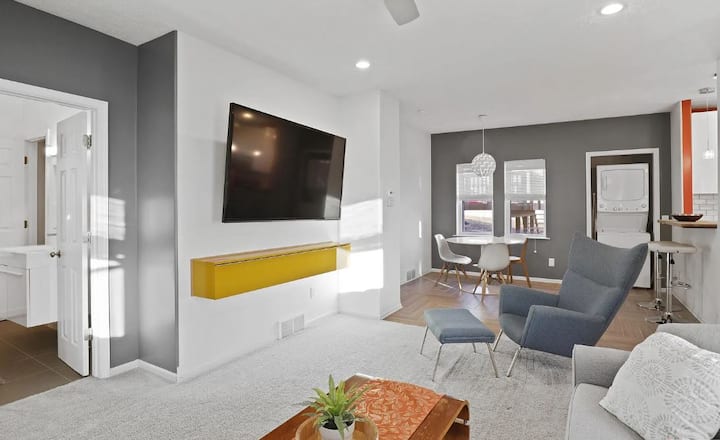 Level Up On Center - Near Omaha Zoo & Downtown - Omaha, NE