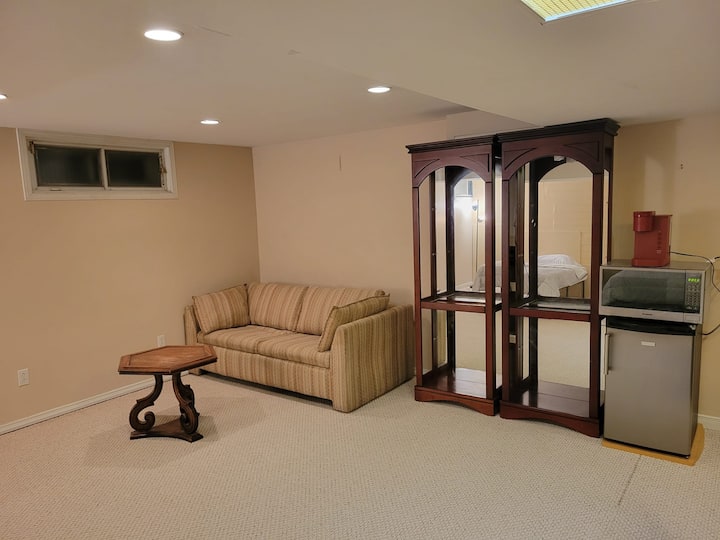 Furnished Basement & Parking - Dorval