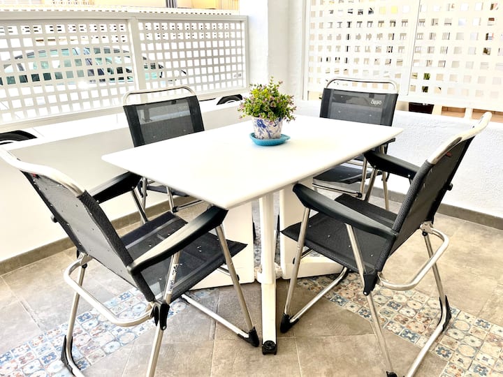 Amplio, Y Confortable Con Gran Terraza Privada. - Guardamar