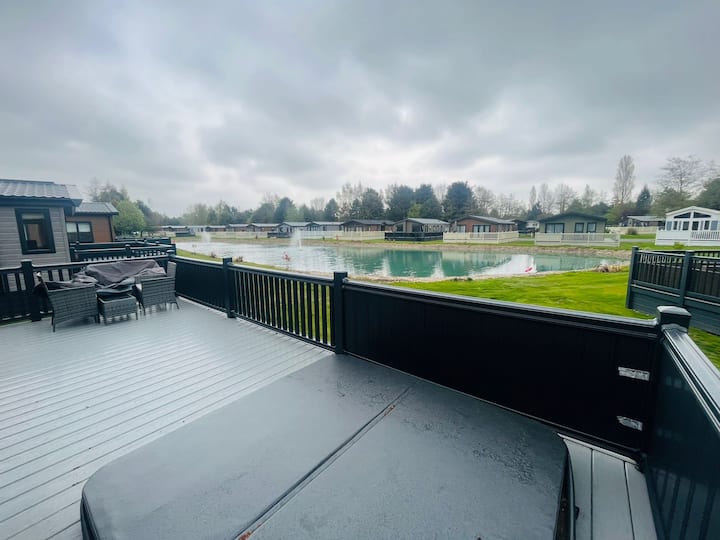 Mulberry Lodge With Hot Tub - Pocklington