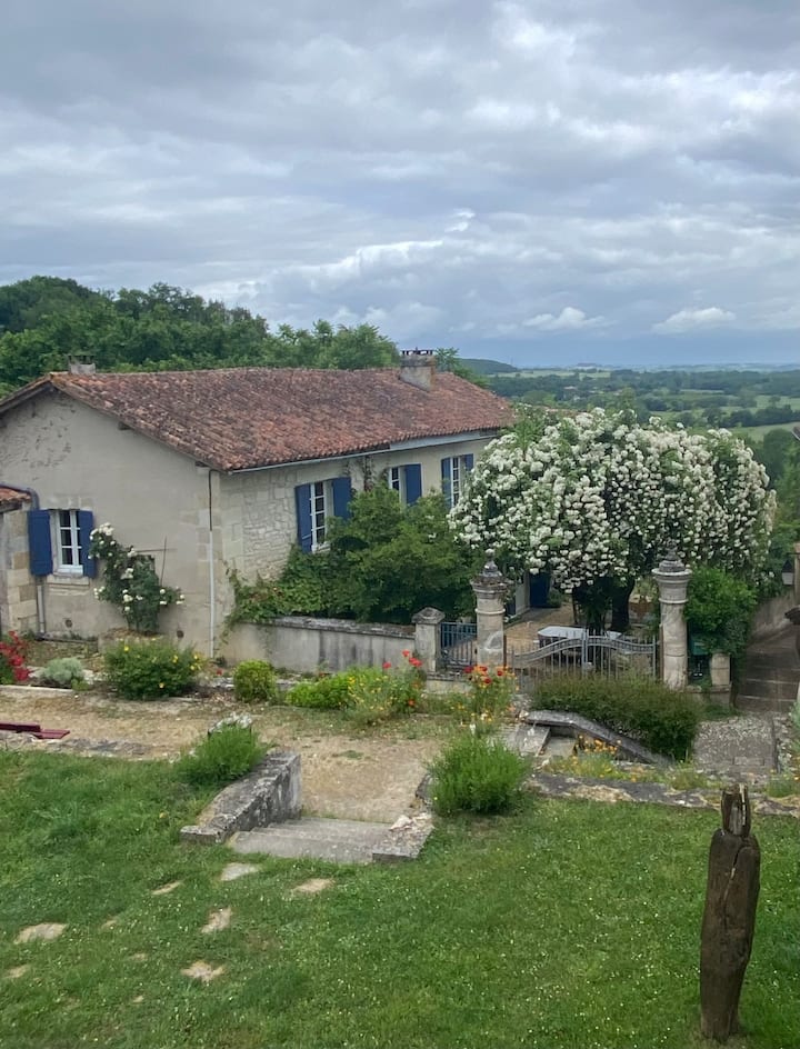 La Grange Bleuet - Vue Sur Le Jardin - Aubeterre-sur-Dronne