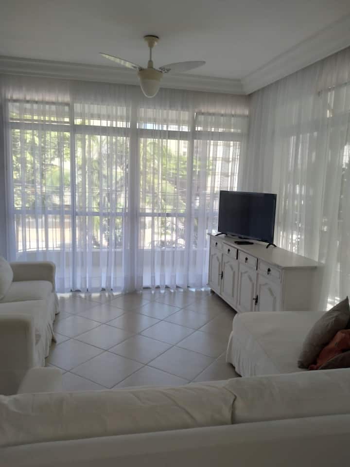 Apartamento Grande Enseada Com 3 Suítes E 2 Vagas - Guarujá