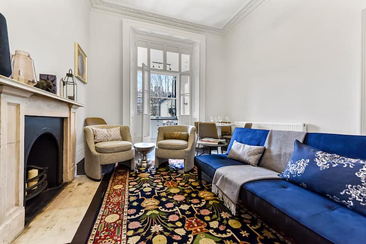 Upscale Urban Haven: Luxury Flat - London