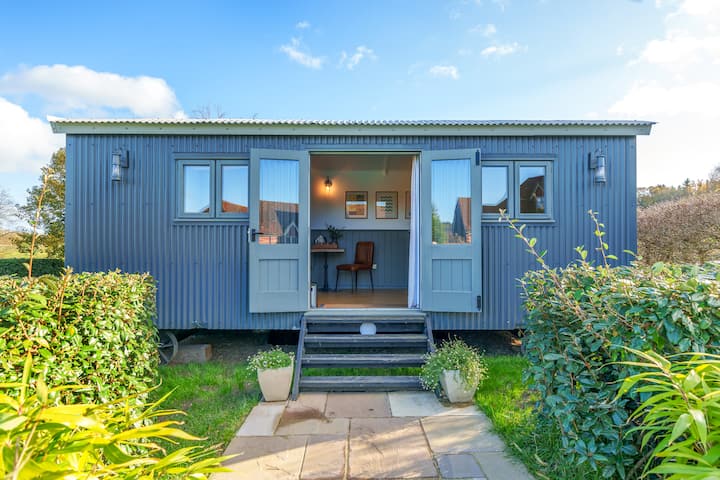 The Pool House - Shere