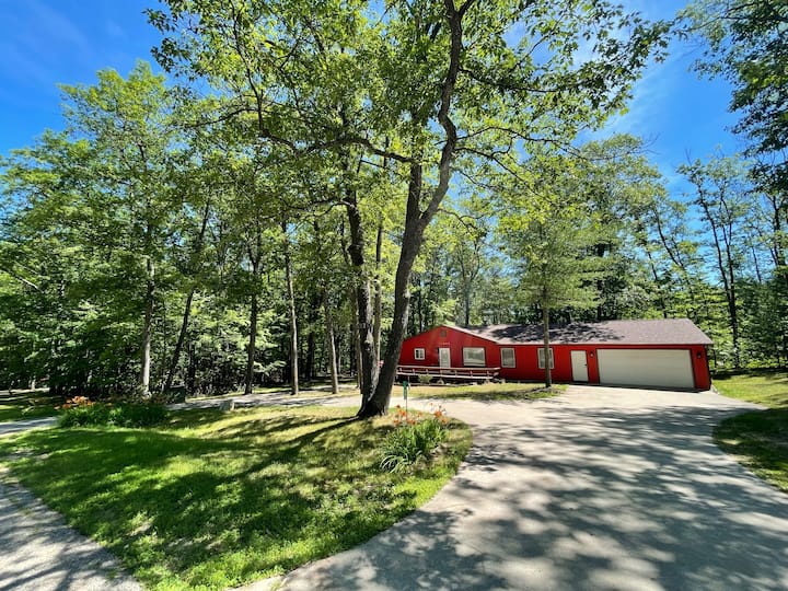 4 Br/2 Ba Close To Higgins Lake! - Higgins Lake, MI