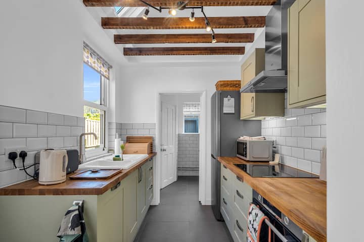 A Spacious Modern Townhouse Minutes From The City! - Canterbury