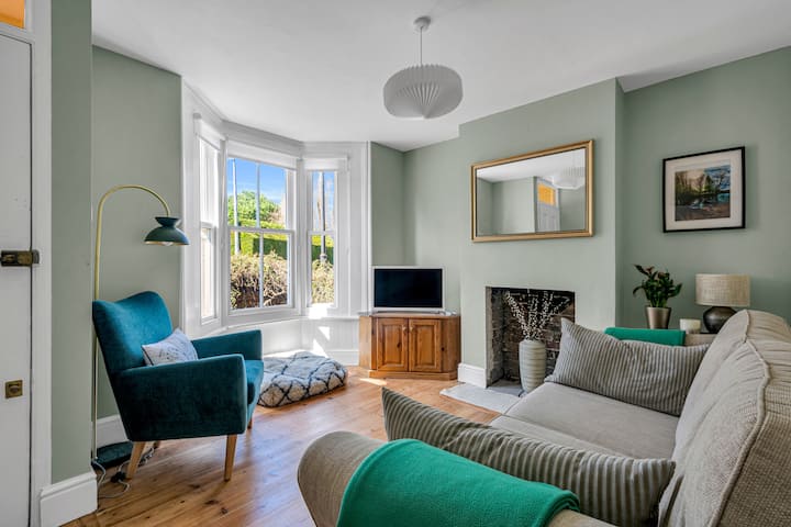 A Spacious Modern Townhouse Minutes From The City! - Canterbury