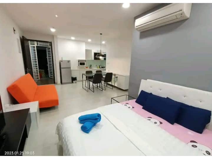 Nice View! Luxury Spacious Cozy Suite @Citycentral - George Town