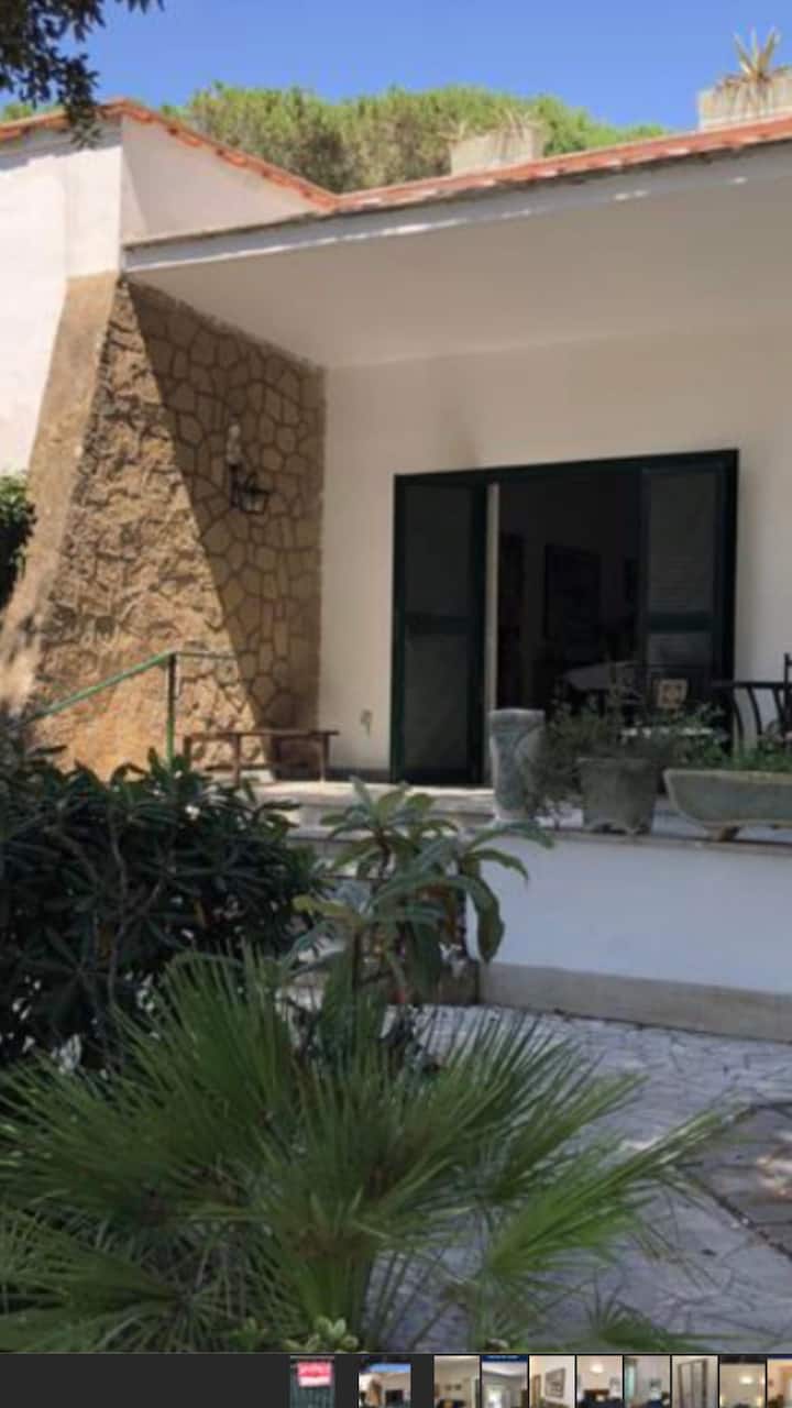 Camera In Villa Lavinio Lido - Anzio