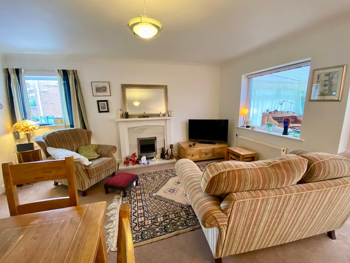 Spacious Two Bedroom House! - Tm - Southport